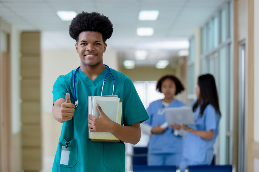 ¿Qué tipo de prácticas profesionales existen y en qué se diferencian?